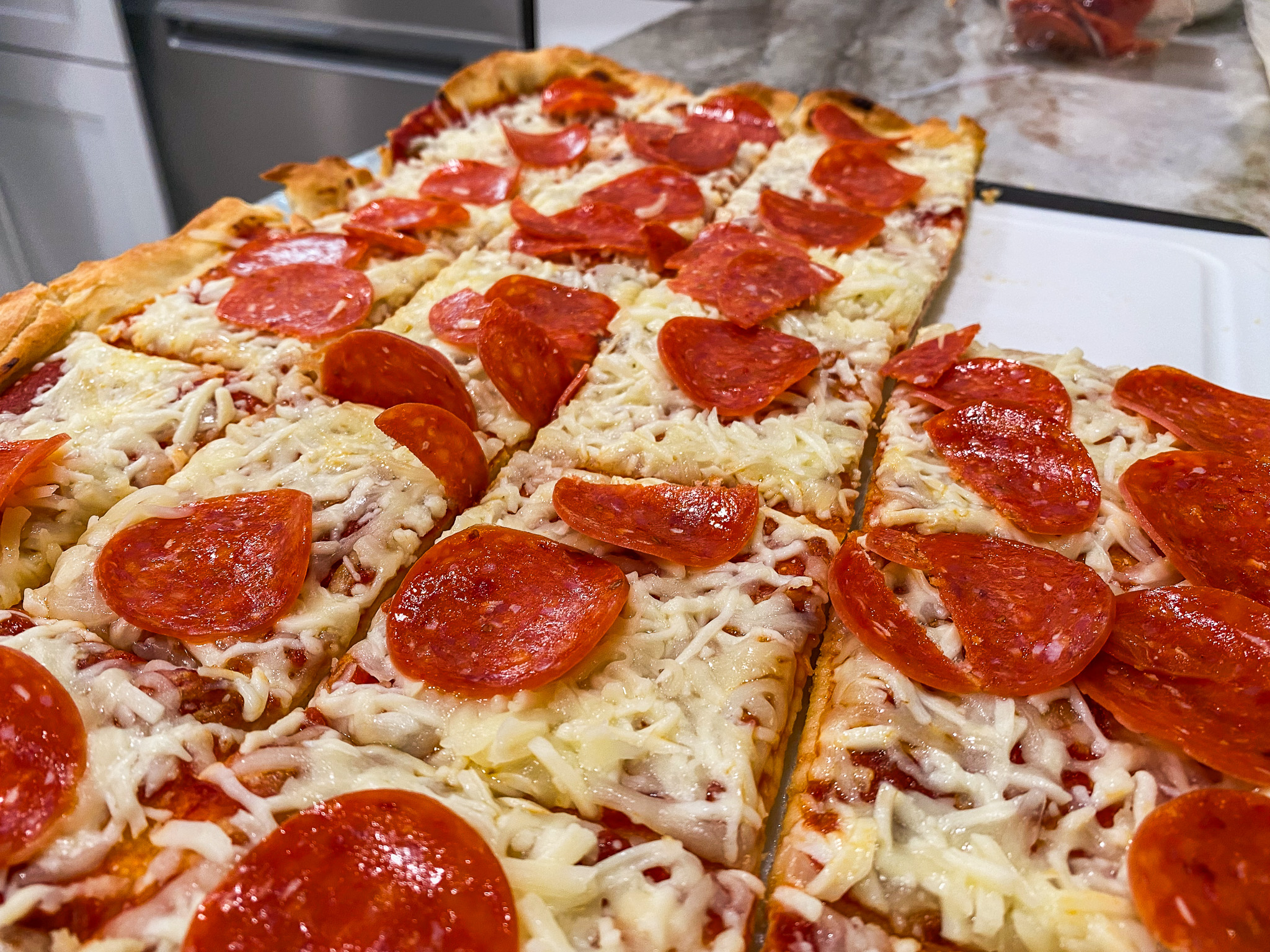 How-To Make Awesome Ohio Valley-Style Pizza - Man Plus Food